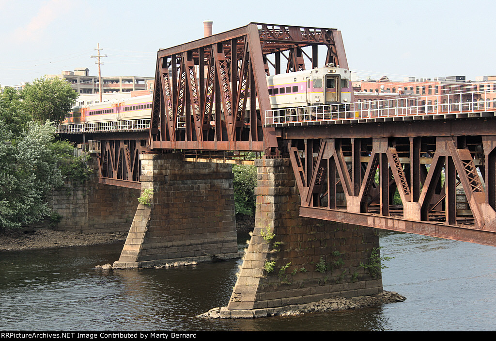 MBTA 1641, TR. 232, Merrimac River
